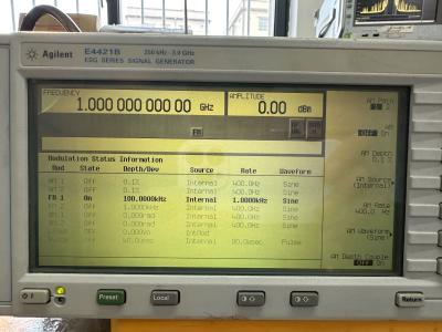 China Agilent Signal Generator E4421B  2 GHz ESG-AP Analog / Vector Signal Generator for sale
