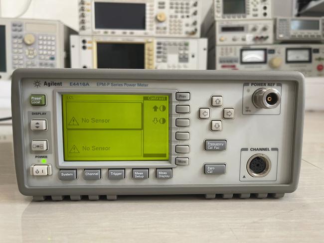 Agilent E4416A Power Meter side view