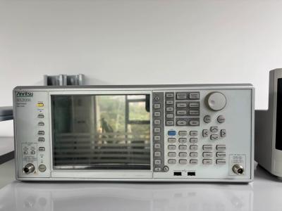中国 Anritsu MS2830A 13.5 GHz 広帯域 中古シグナルアナライザ 13.5 Kg 販売のため