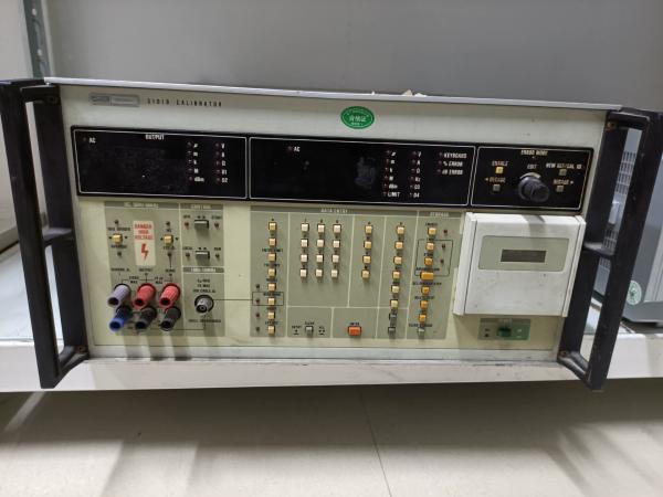 Quality Fluke 5101B  1100 V / 2 A Multifunction Calibrator With 0.005% DC Accuracy for sale