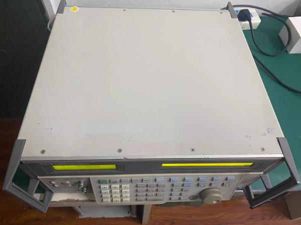 Quality 50 Ppm DC Accuracy Multi Function Calibrator Fluke 5500A With 5500A/LEADS ±1020 for sale