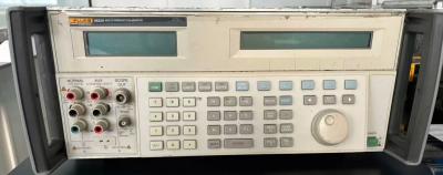China Fluke Multi Product Calibrator 5522A  ±1020 V / 20.5 A 11 Ppm Best DCV Accuracy Multifunction Calibrator for sale