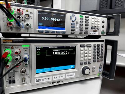 China 5560A High Performance Fluke Multi Product Calibrator 1020 V / 30 A for sale