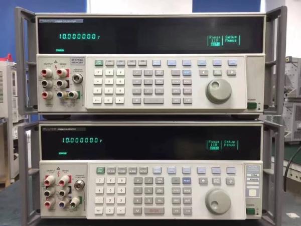 Quality High Accuracy Multifunction Calibrator Fluke 5700A 1100 V / 2.2 A for sale