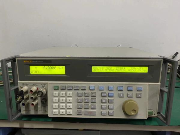 Quality 1020 V / 20 A Multi Product Calibrator Fluke Calibrator 5520a for sale