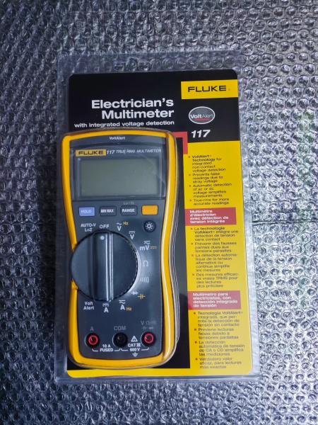 Quality Fluke 117/117C True-RMS Digital Multimeter With VoltAlert , AutoV/LoZ , 6000 for sale