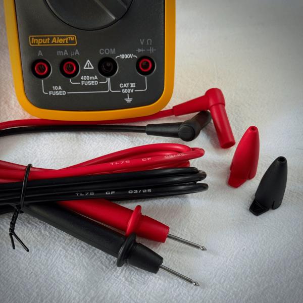 Quality Fluke 15B+ / 15B MAX Digital Multimeter 1000V 10A 4000 6000 Counts Backlit LCD for sale