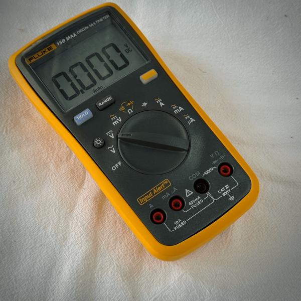 Quality Fluke 15B+ / 15B MAX Digital Multimeter 1000V 10A 4000 6000 Counts Backlit LCD for sale