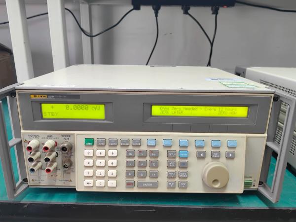Quality 1020 V / 20 A Multi Product Calibrator Fluke Calibrator 5520a for sale