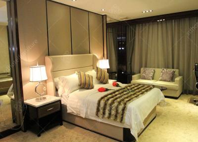 China Antique Business Type Hotel Bedroom Furniture Covered With Glossy Lacquer Finish for sale