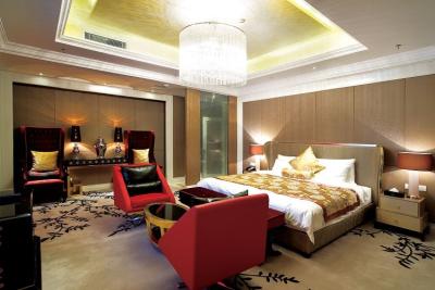 China Luxury Kingsize Hotel Bedroom Furniture Presidential Suite Silver Oil Decorate for sale