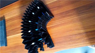 China Heat-sealed &folded bellows fabric +PVC for any kind of machine dust covers en venta