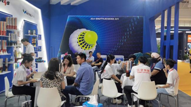 High Quality Racket Indoor&Outdoor Professional Training Economical Carbon Fiber Customize Badminton Racket