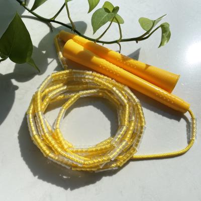 China Corda de salto perlada ajustável de bambu amigável da corda de salto de Eco para crianças à venda