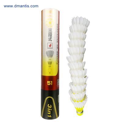 Cina La piuma d'oca di formazione muove il giallo avanti e indietro fluorescente di volano di volano della piuma 3in1 in vendita