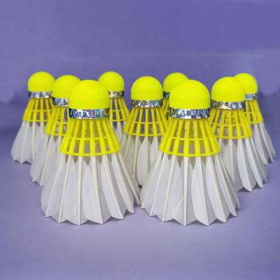 Cina Navetta gialla di Flex Feather Stable Badminton Outdoor dell'oca di volano di addestramento di volano in vendita
