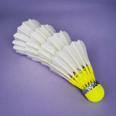 Cina Navetta gialla di Flex Feather Stable Badminton Outdoor dell'oca di volano di addestramento di volano in vendita
