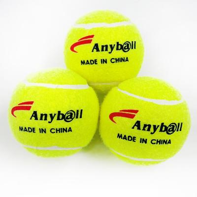 Cina Fabbrica all'ingrosso Palla da tennis Materiale di elevata elasticità Alto rimbalzo Battibile e resistente Adatta per ventilatore da tennis in vendita