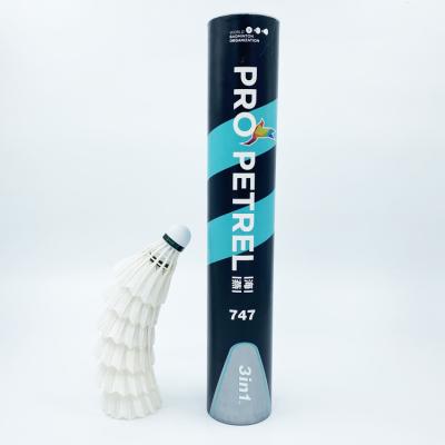 Cina Migliore Qualità Badminton Shuttlecock Selezionato a mano Piuma resistente Nuovo pacchetto con personalizzazione accettato in vendita