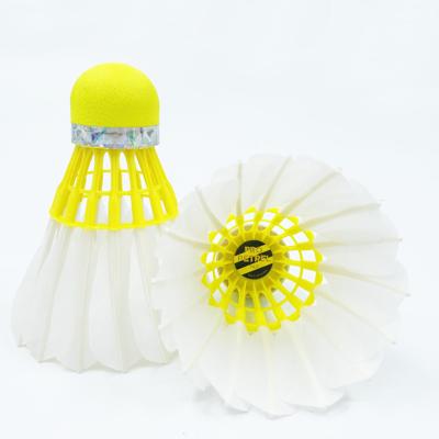 Cina Unique Desgin 3in1 Badminton Shutttlecock Bright-coloured Cork and Ball Increase Hit Rate Used for Dark Environment in vendita