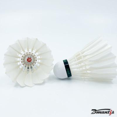 Cina Dmantis D75 Professional Use Badminton Shuttlecock High Level Professional Shuttlecock Natural Feather in vendita