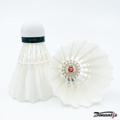 Cina Dmantis D75 Model Natural Feather Shuttlecock Badminton Duck Feather Cheap Shuttlecock in vendita