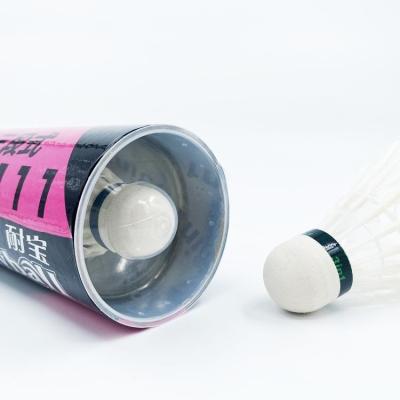 China Stable Durable Factory Price Hybrid Shuttles with 3in1 Structure White Color Wholesale Feather Badminton Te koop