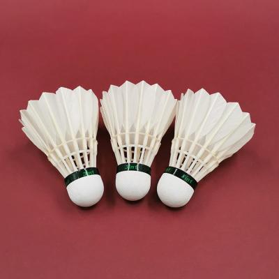 Cina Super Cost Performance Badminton Shuttlecock High Quality Feather Badminton Shuttlecock in vendita