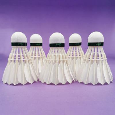 Cina Durable Feather Badminton Shuttlecock High Quality 3in1 Hybrid Badminton Shuttlecock in vendita