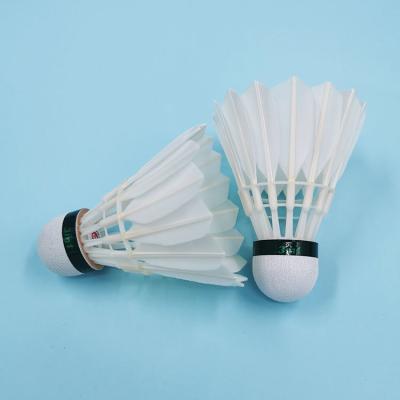 中国 Natural Feather High Quality Shuttlecocks High Durability Professional Badminton Shuttlecocks 販売のため
