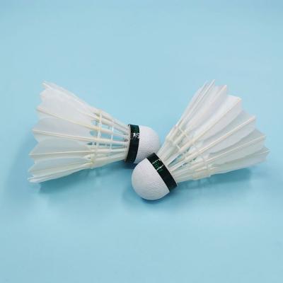 中国 Natural Feather High Quality Shuttlecocks High Durability Professional Badminton Shuttlecocks 販売のため