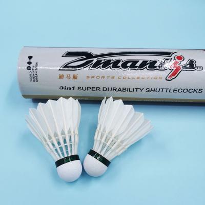 中国 Natural Feather High Quality Shuttlecocks High Durability Professional Badminton Shuttlecocks 販売のため