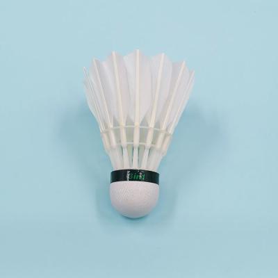 中国 Natural Feather High Quality Shuttlecocks High Durability Professional Badminton Shuttlecocks 販売のため