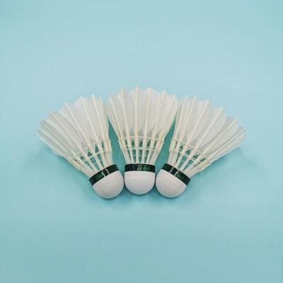 Cina Super Durable 3in1 Hybrid Shuttlecock Stable Quality Shuttles for Competition in vendita