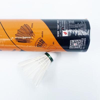 Cina Cheap 3in1 Type Wholesale Training Shuttlecock OEM Available Custom Natural Goose Feather Badminton Shuttlecock in vendita