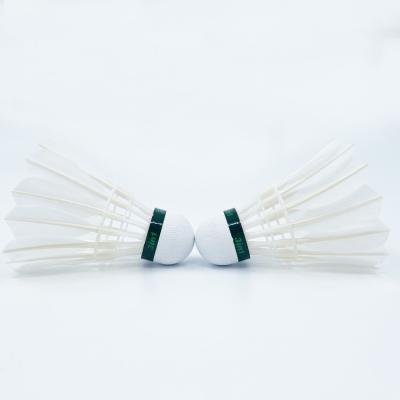 Cina Cheap 3in1 Type Wholesale Training Shuttlecock OEM Available Custom Natural Goose Feather Badminton Shuttlecock in vendita
