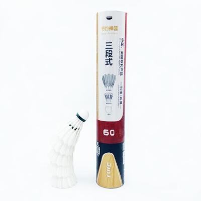Cina 3in1 Fabbrica originale Penna di anatra Shuttlecock per allenamento di stadio di badminton professionale D60 in vendita