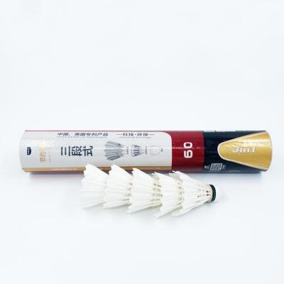 Cina 3in1 Fabbrica originale Penna di anatra Shuttlecock per allenamento di stadio di badminton professionale D60 in vendita