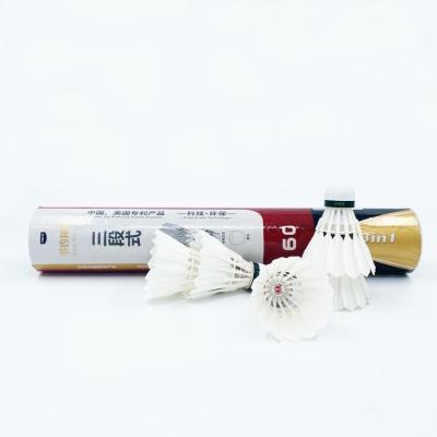 Cina 3in1 Fabbrica originale Penna di anatra Shuttlecock per allenamento di stadio di badminton professionale D60 in vendita