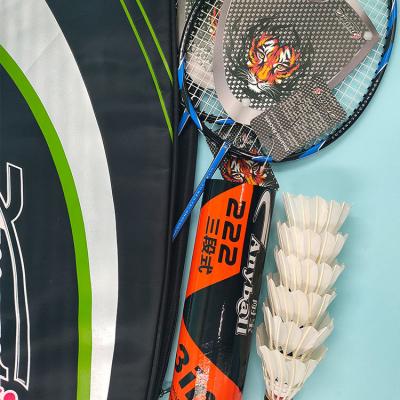 中国 Customizes Carbon Fiber Badminton Racket Professional Design Badminton Rackets 販売のため