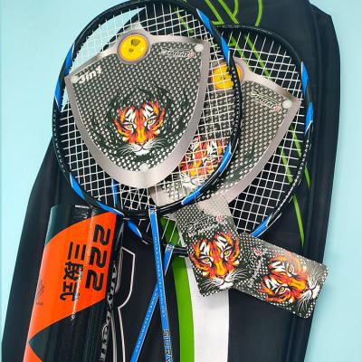 中国 Customizes Carbon Fiber Badminton Racket Professional Design Badminton Rackets 販売のため