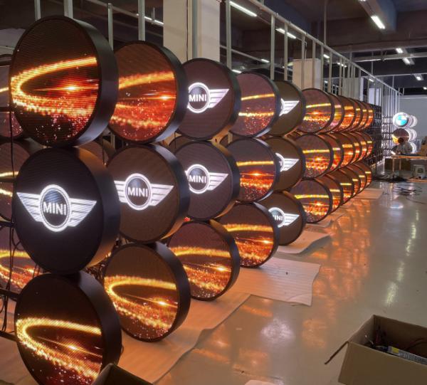 P4 all'aperto segnale a forma circolare circolare schermo a LED display del logo
