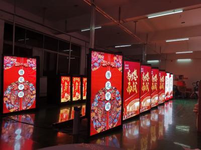 China Outdoor Advertising Pole LED Display P5 640*1280mm Customized Size Outdoor Street Lighting Led Pole Screen for sale