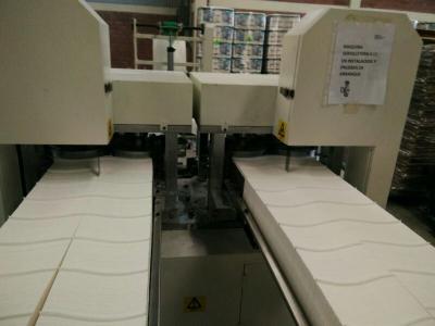 China Guardanapo de um quarto do tecido do papel da dobra que faz a máquina de gravação AC380V 50HZ 4KW à venda