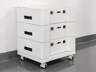 中国 48V 500Ahの積み重ね可能なリチウム電池ライフポ4は6000サイクル時間を詰める 販売のため