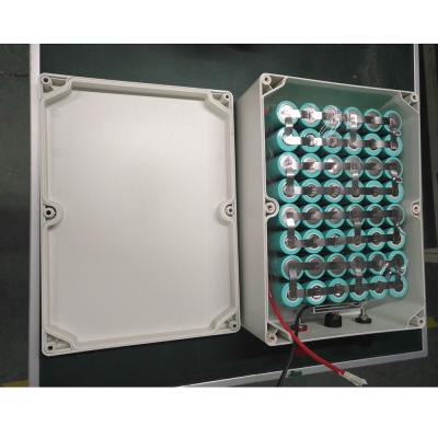 Cina Alti pacchetti della batteria solare del litio di scarico 150ah 24V per i pannelli solari 25.6V in vendita