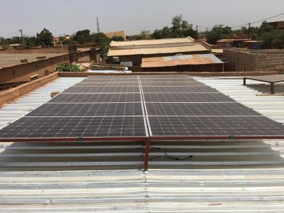 Cina Yangtze 20KW 30KW 750W Solar Panel Home Power System 25 Years Warranty Off-Grid Energy System in vendita