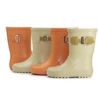 China Wellington Style waterdichte regen laarzen Cutsom kleur Half Tube Rubber Te koop