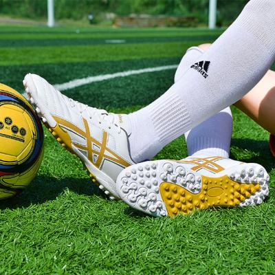 Cina Training Professional Best Leather All Ages Soccer Football Cleats Fustal Shoes in vendita