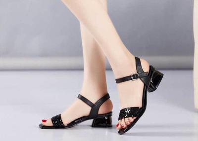 Cina Le scarpe delle donne tallonate il nero di cuoio della mucca in vendita